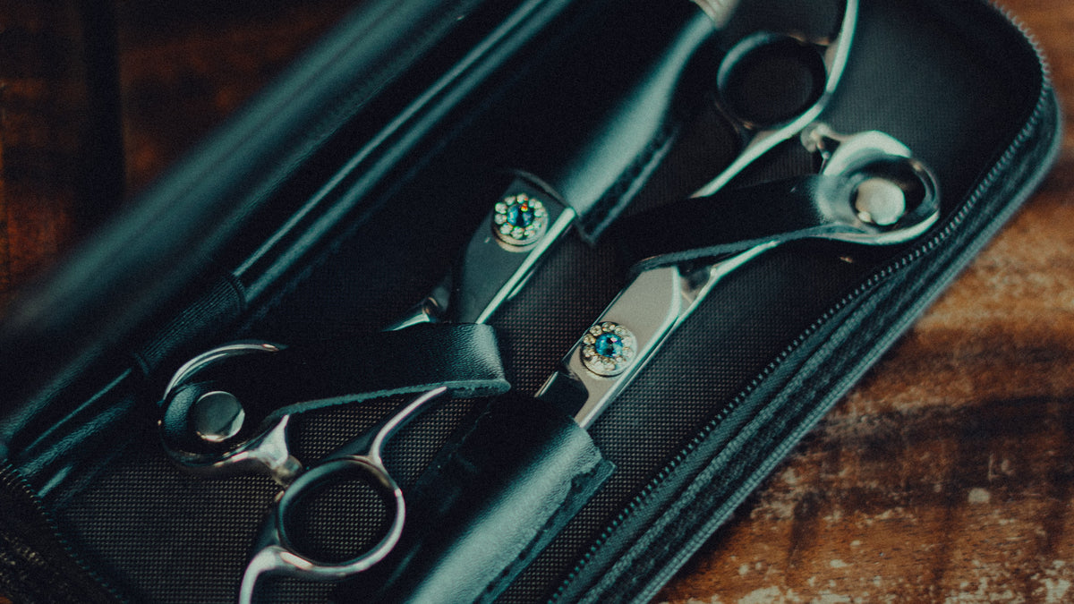 5 Must-Haves in Your Barber Kit – Global Scissors